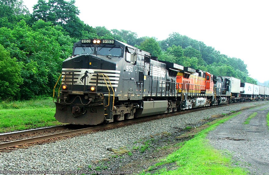 NS 9153 21M @0940hrs